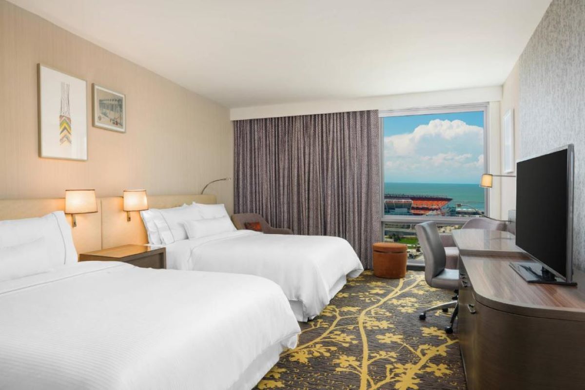 The 5 Best Hotels Near Huntington Bank Field in Cleveland, OH ...